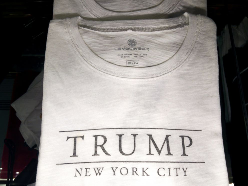 En manos de mexicanos, nicas y chinos está la ropa de Donald Trump