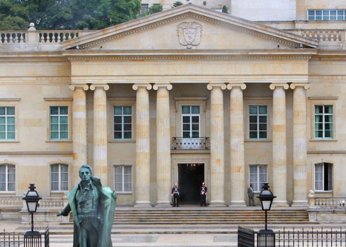 Las moscas de nuestra "democracia"