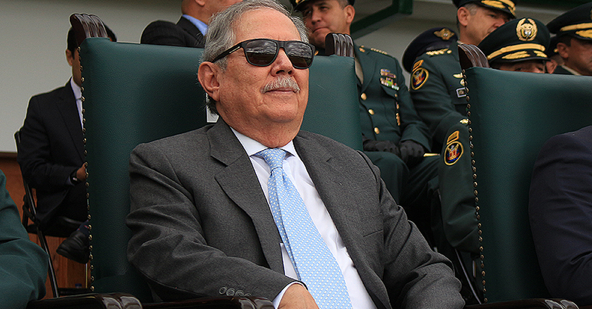 Con aplastante votación Guillermo Botero se queda en MinDefensa ...