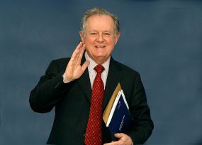 Luis Carlos Sarmiento Angulo donó $ 80 mil millones para enfrentar el ...