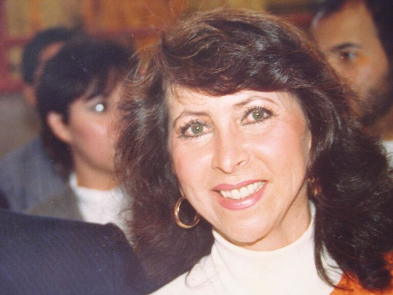 A los 86 años Regina 11 no pierde la fe de ser presidente de Colombia