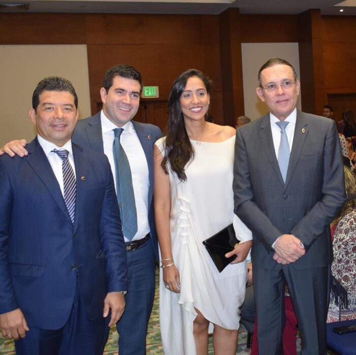 ¿La hija consentida de Poncho Zuleta terminará abrazando a Petro para ...