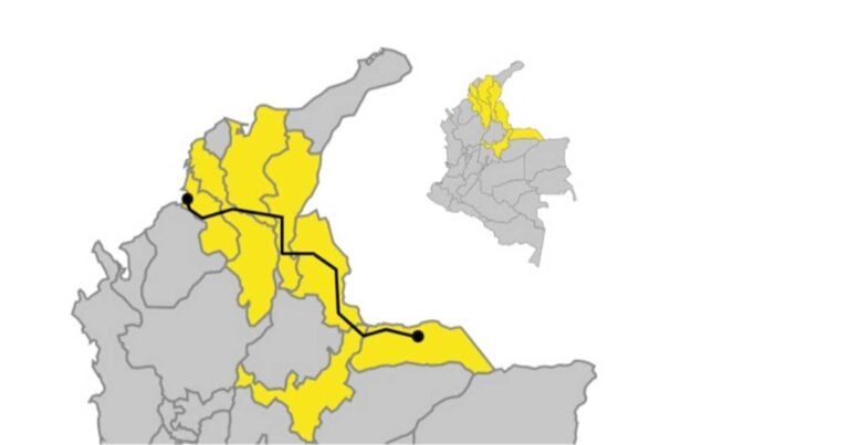 El ingeniero que se enfrenta al peligro de atravesar petróleo en medio ...