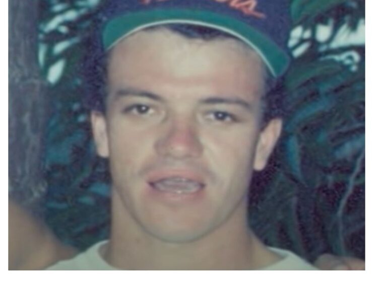 El fotógrafo que retrató a Pablo Escobar dormido y vivió para contarlo
