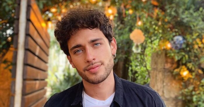 Así fue el peor beso de Carlos Báez como actor; fue con otro hombre