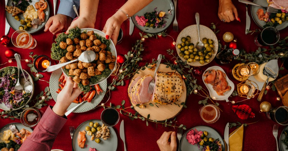 Cómo disfrutar la comida navideña sin miedo a subir de peso