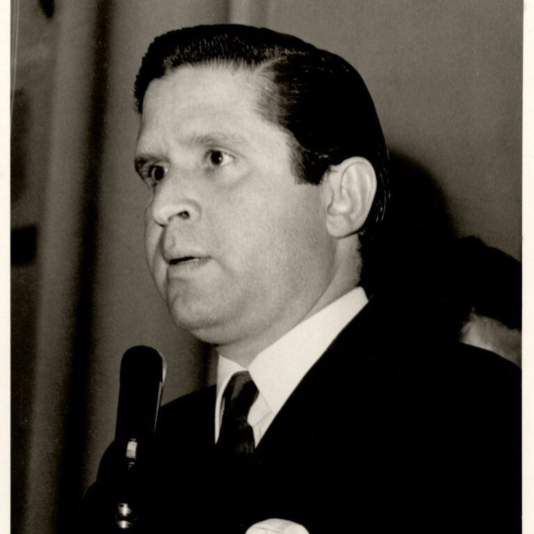 El cartagenero que se inventó el Sena que ha graduado 63 millones de ...