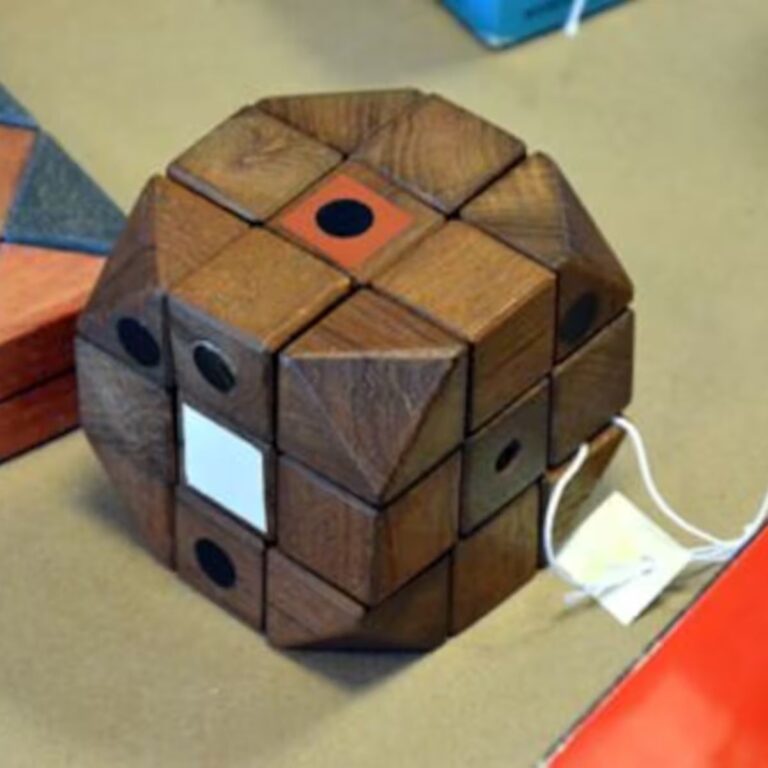Cubo de Rubik: la historia de Ernő Rubik, el hombre que inventó el cubo ...