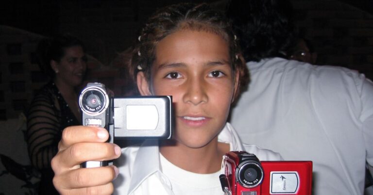 Él es Danny Ramírez, el nuevo Falcon, el superhéroe de Marvel ...