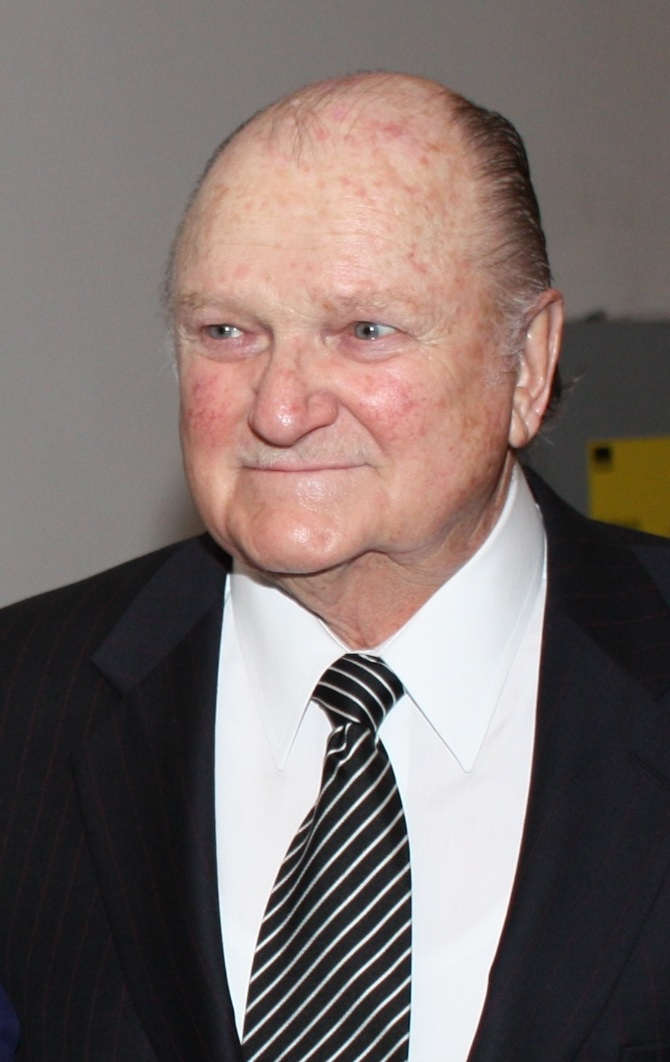 Los chilenos que mandan en el negocio de los centros comerciales en ...